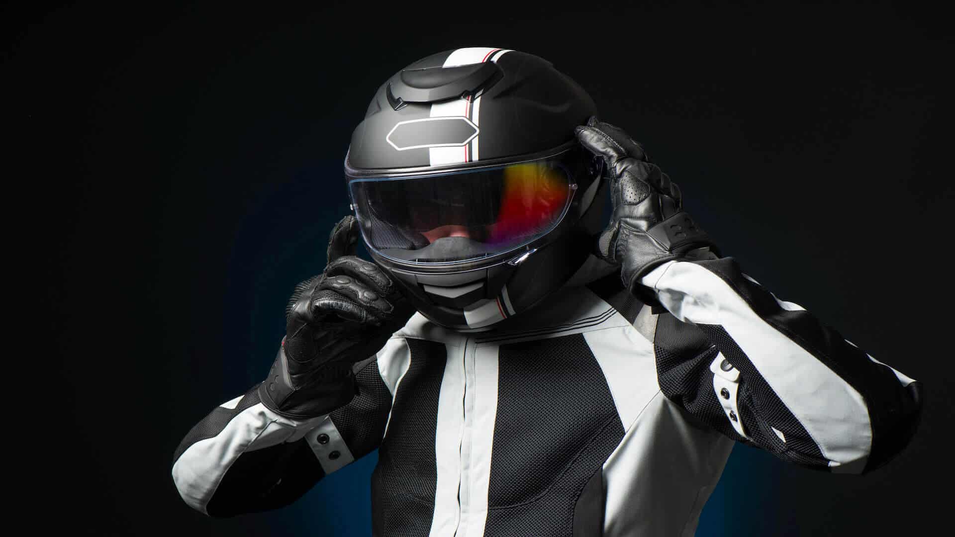 Comment s'équiper correctement à moto ? - Via Learn Moto